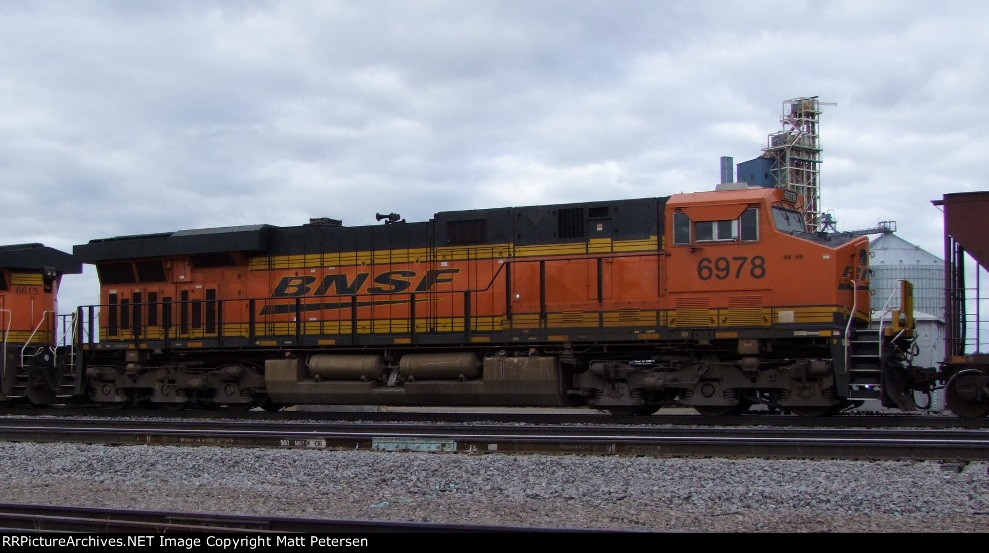 BNSF 6978